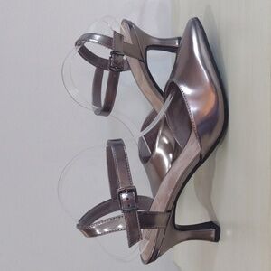 Clarks | Shoes | Clarks Silver Leather Heels Size 2 | Poshmark